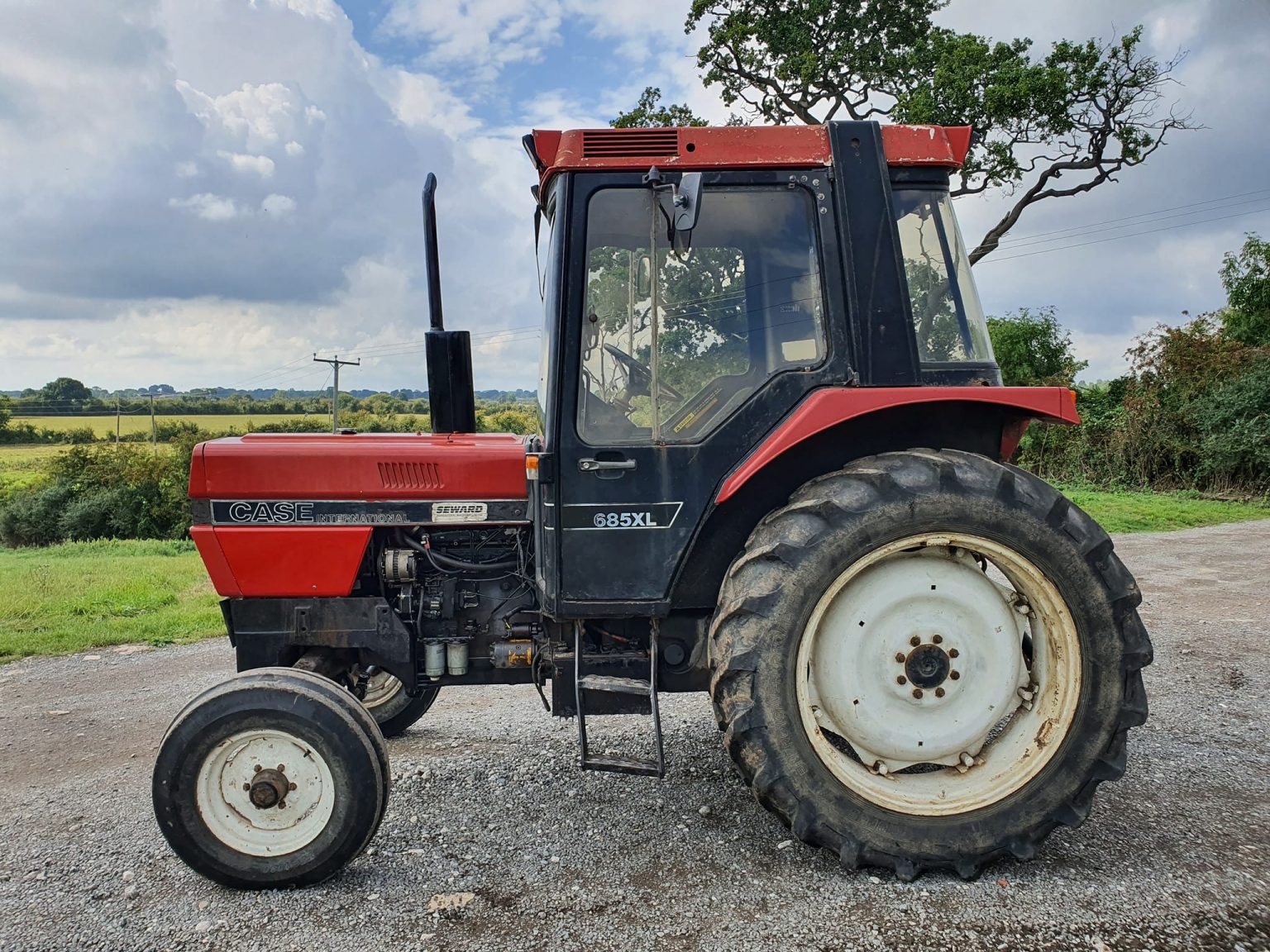Case tractor 685xl - Ellwood farm machinery