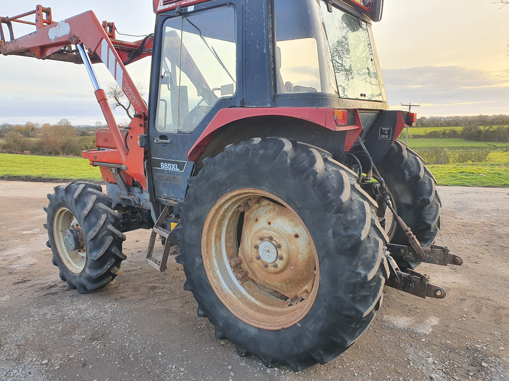 Case 885xl super 4wd tractor chilton loader - Ellwood farm machinery
