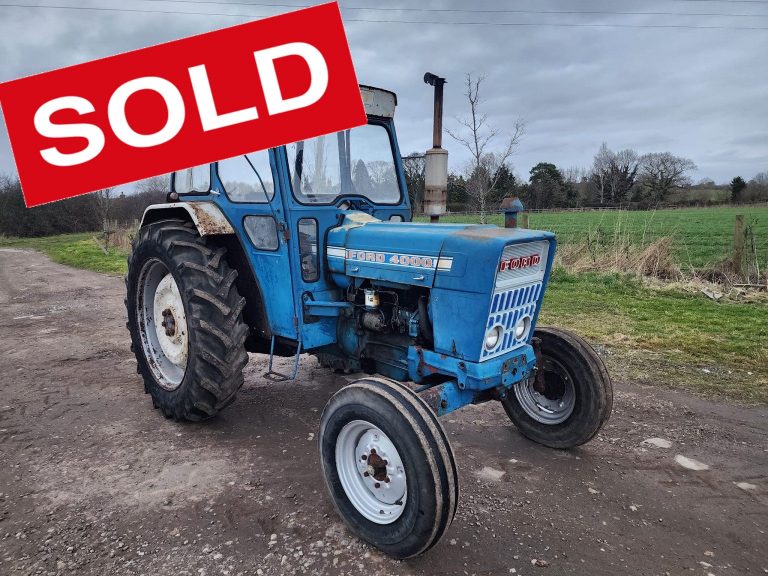 ford 4000 tractor (power steering) - Ellwood farm machinery