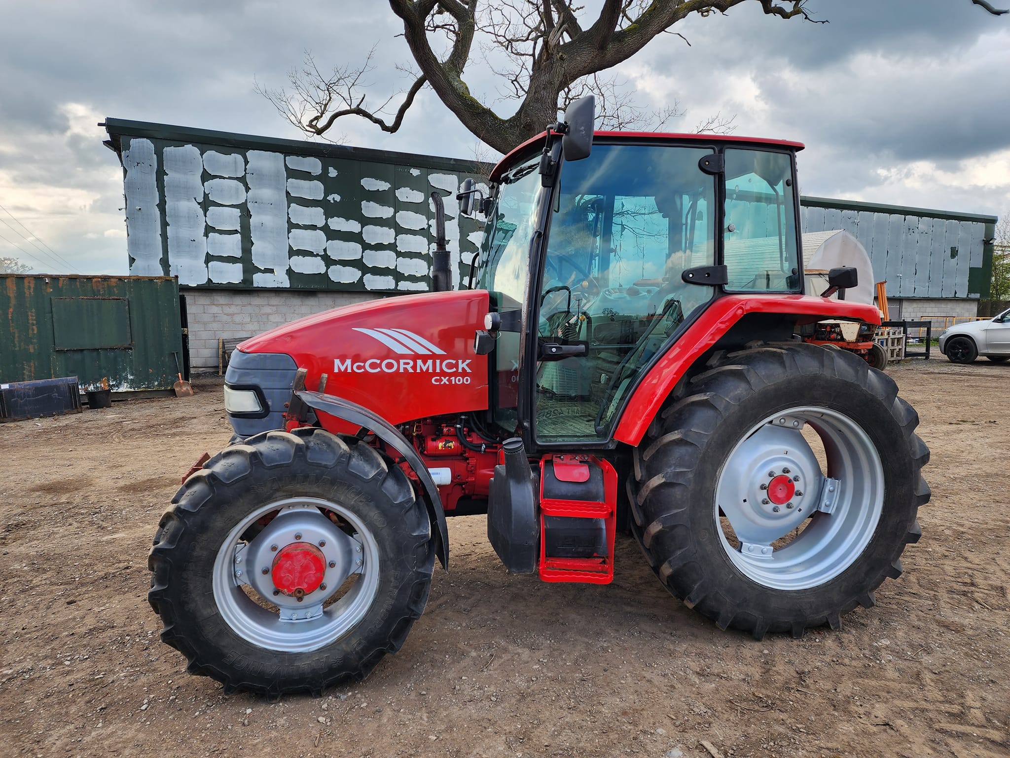 McCormick Cx100 4wd tractor - Ellwood farm machinery
