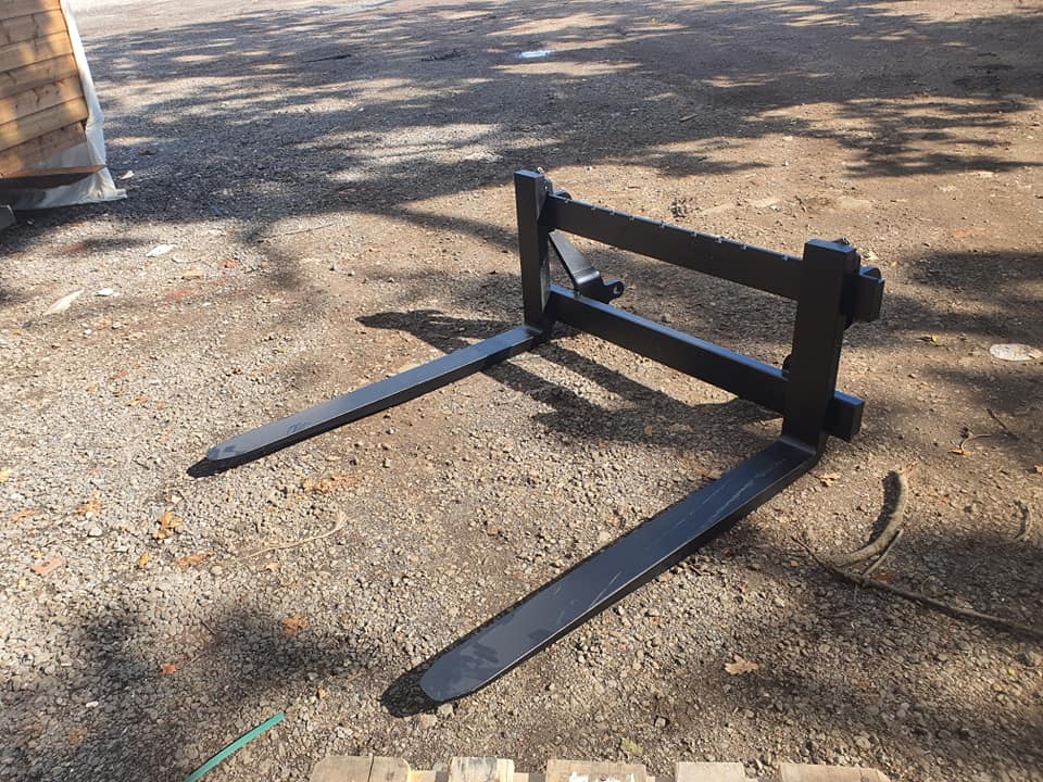 Euro 8 Pallet fork adjustable tines - Ellwood farm machinery