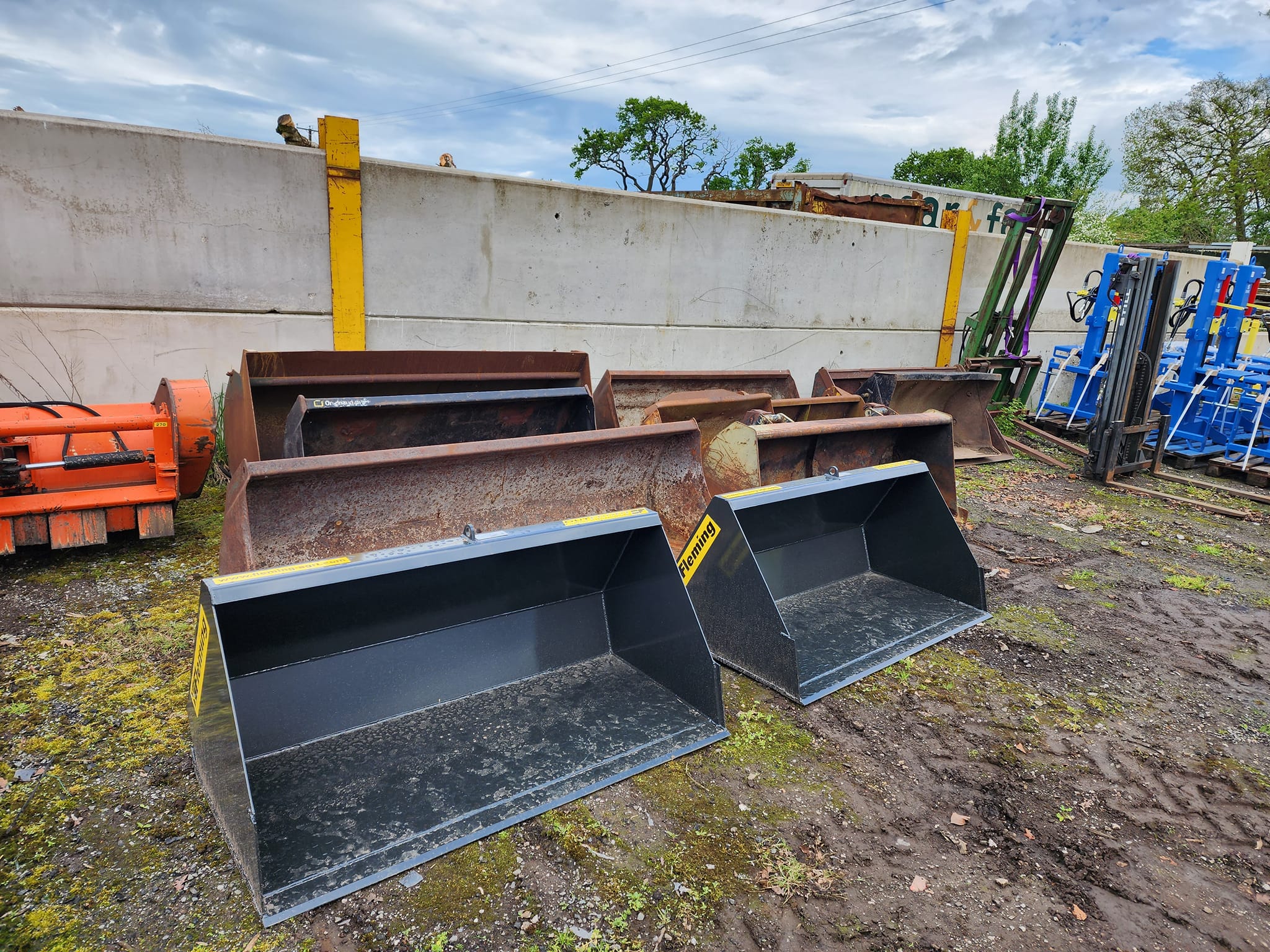 Buckets - Ellwood farm machinery