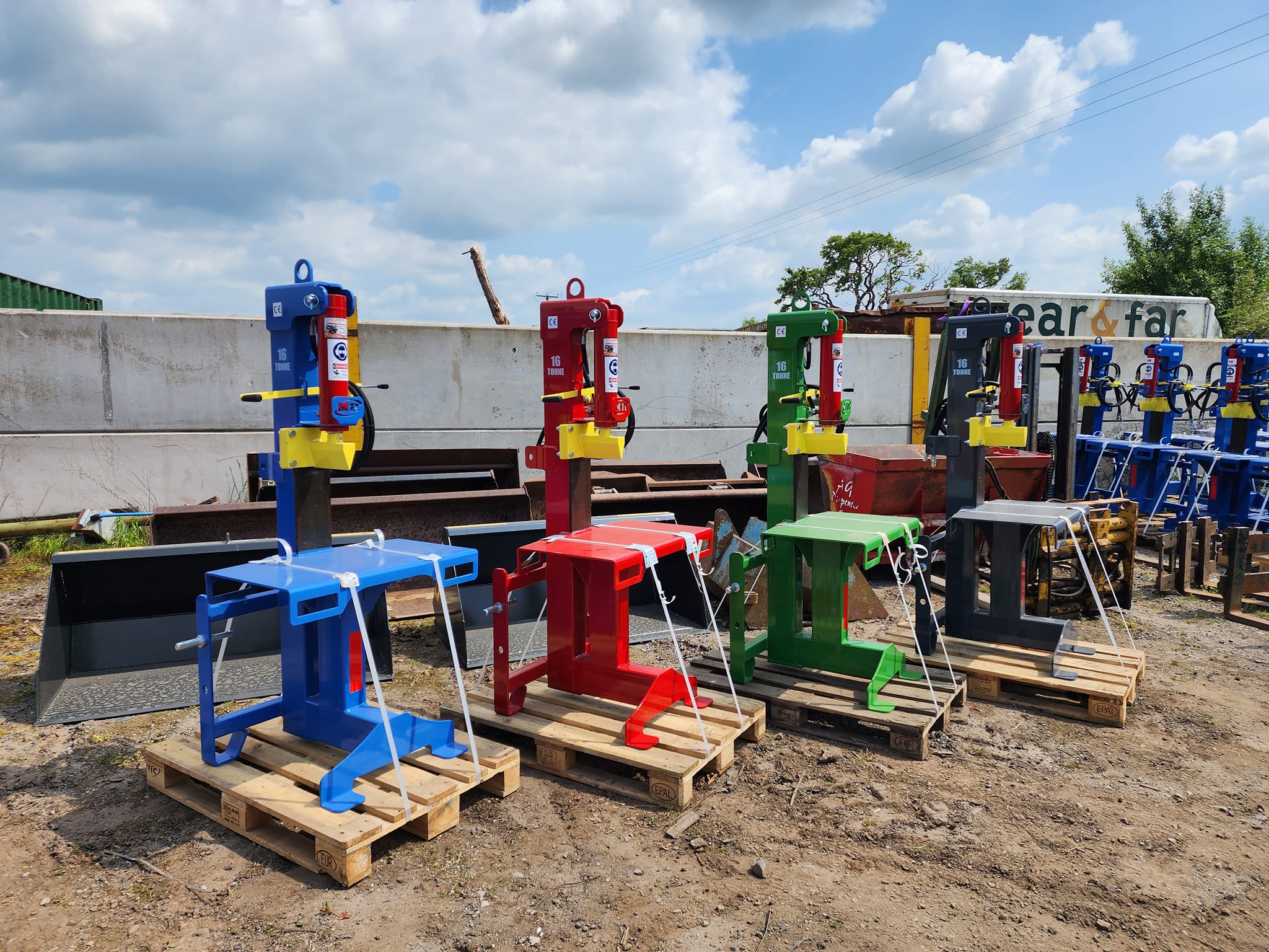 Wide Bench 16 ton log splitter fast powerful we deliver - Ellwood farm ...