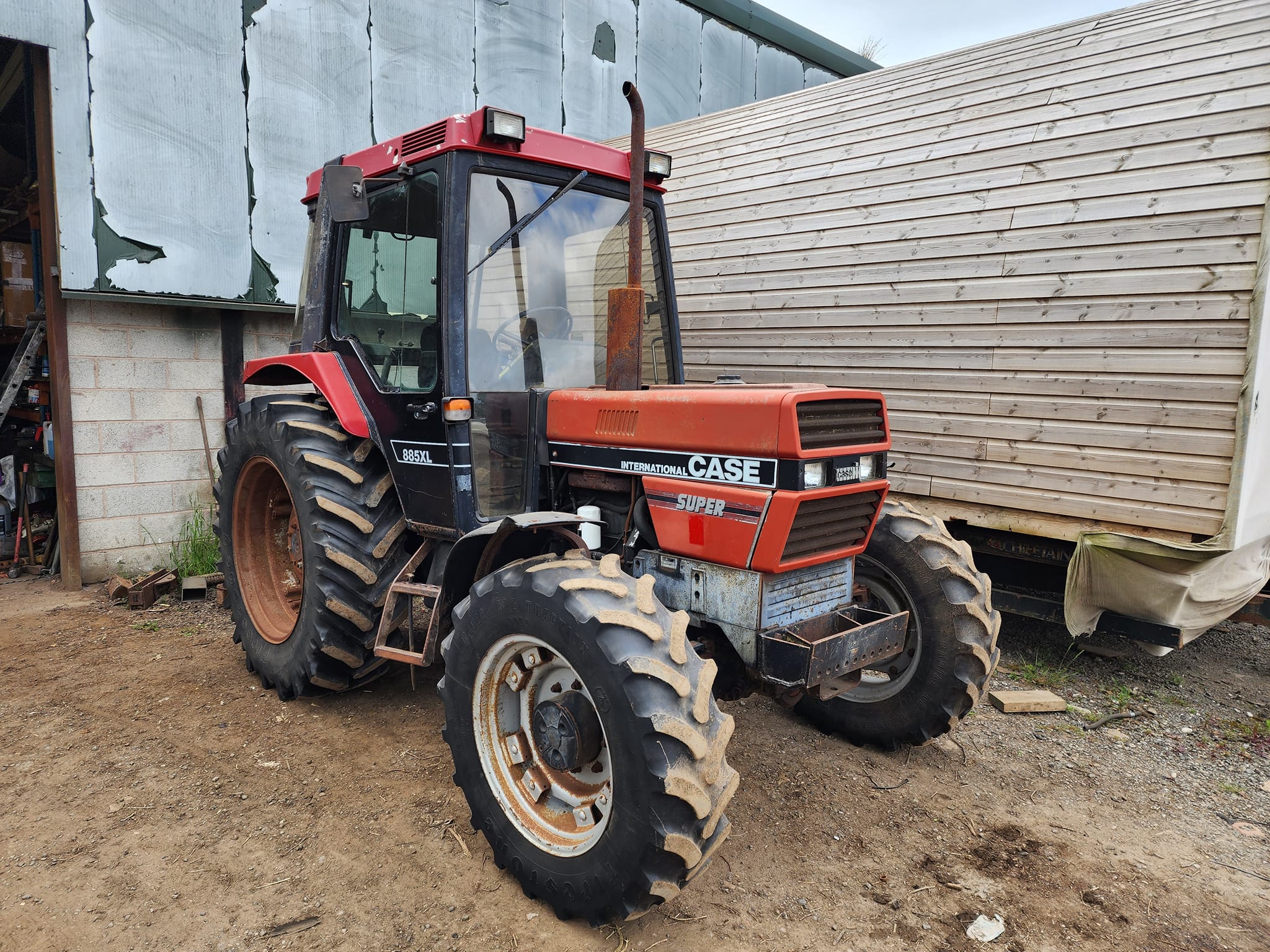 Case 885xl 4x4 tractor loader available - Ellwood farm machinery
