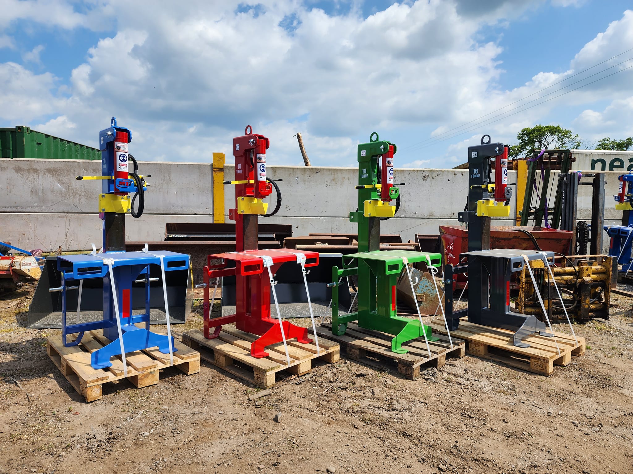 Wide Bench 16 ton log splitter fast powerful we deliver - Ellwood farm ...