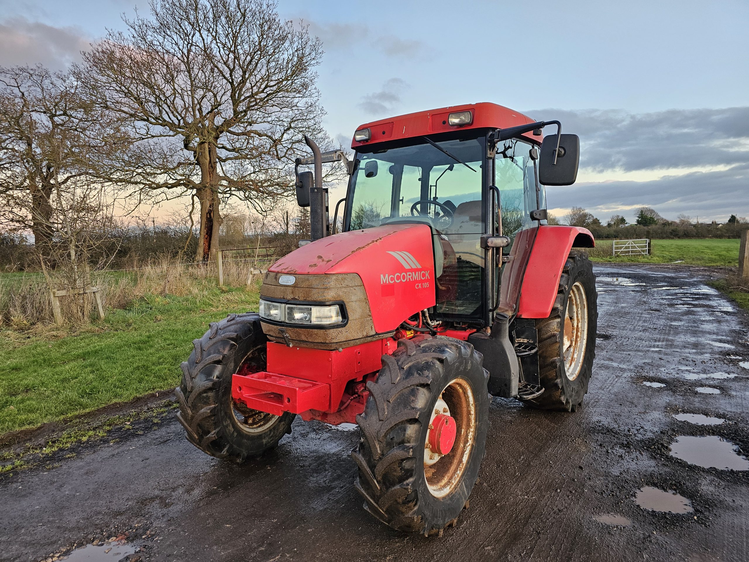 Mccormick Cx105 4x4 tractor - Ellwood farm machinery