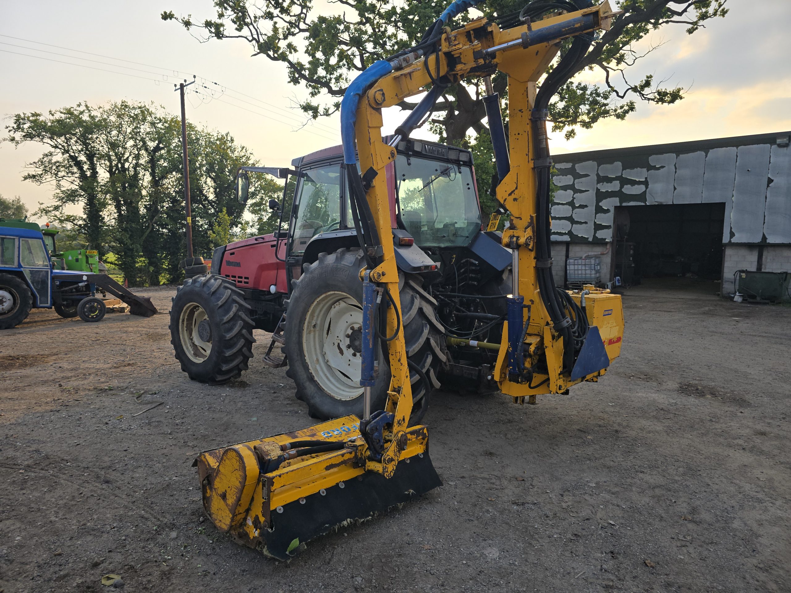 Bomford 3 point linkage hedge cutter - Ellwood farm machinery