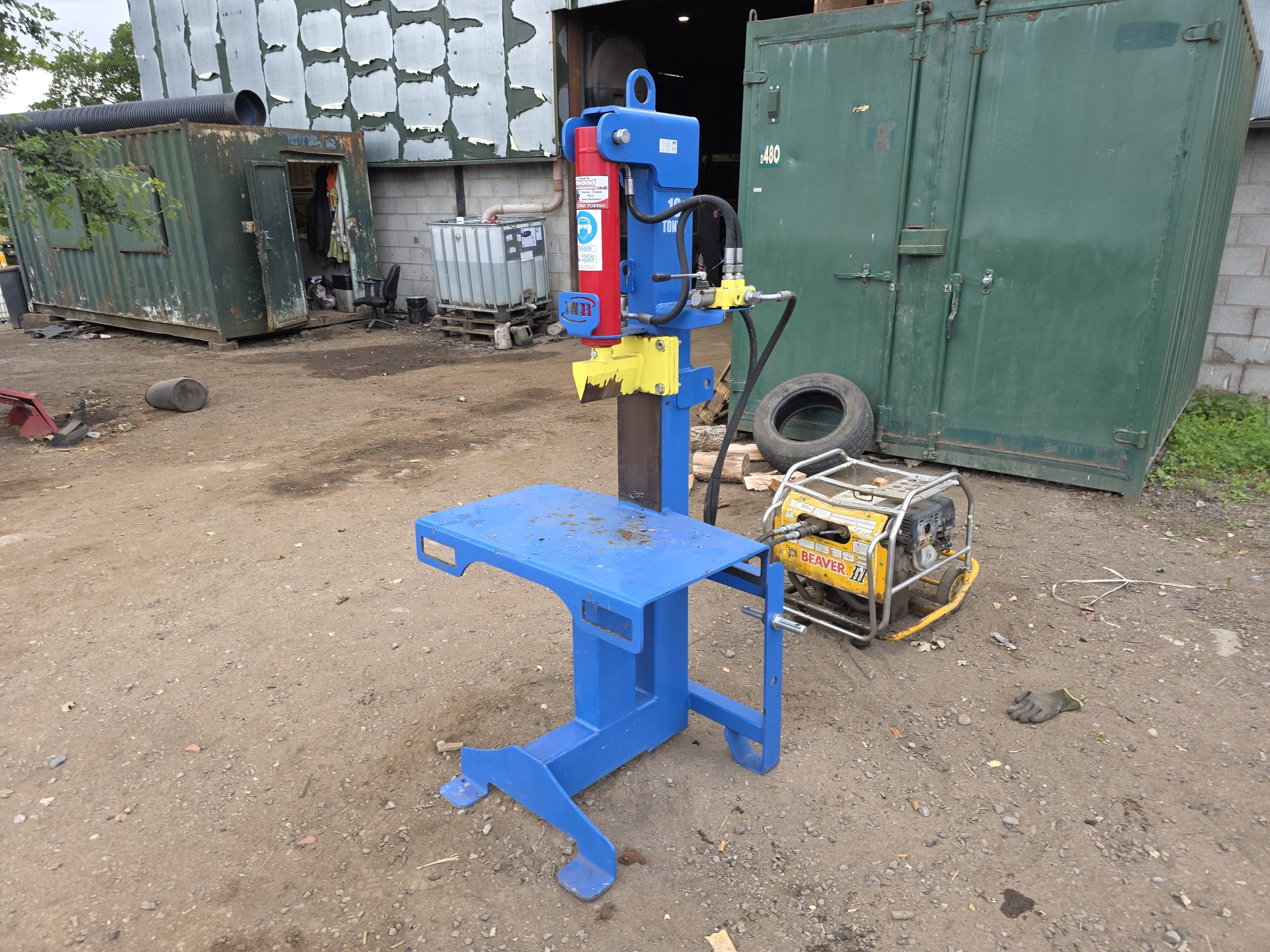 16 ton log splitter - Ellwood farm machinery