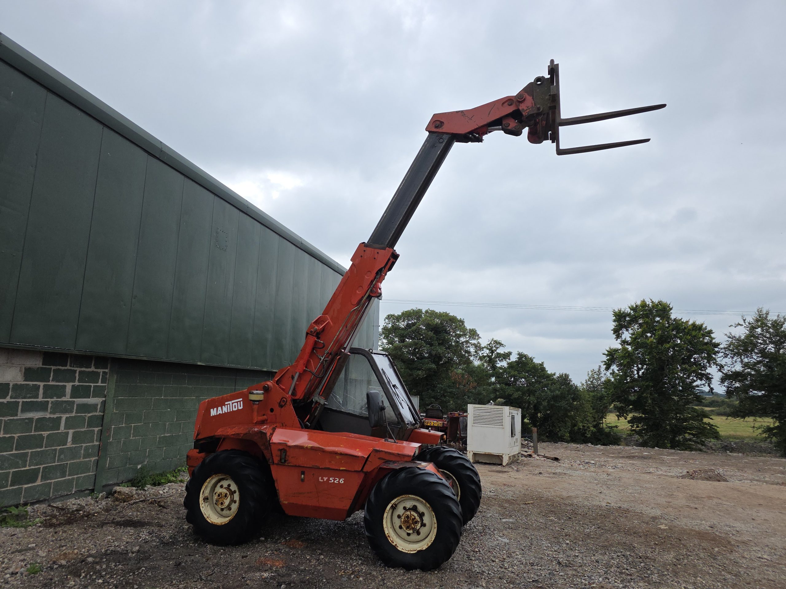 Manitou telehandler 4x4 4 wheel steer - Ellwood farm machinery
