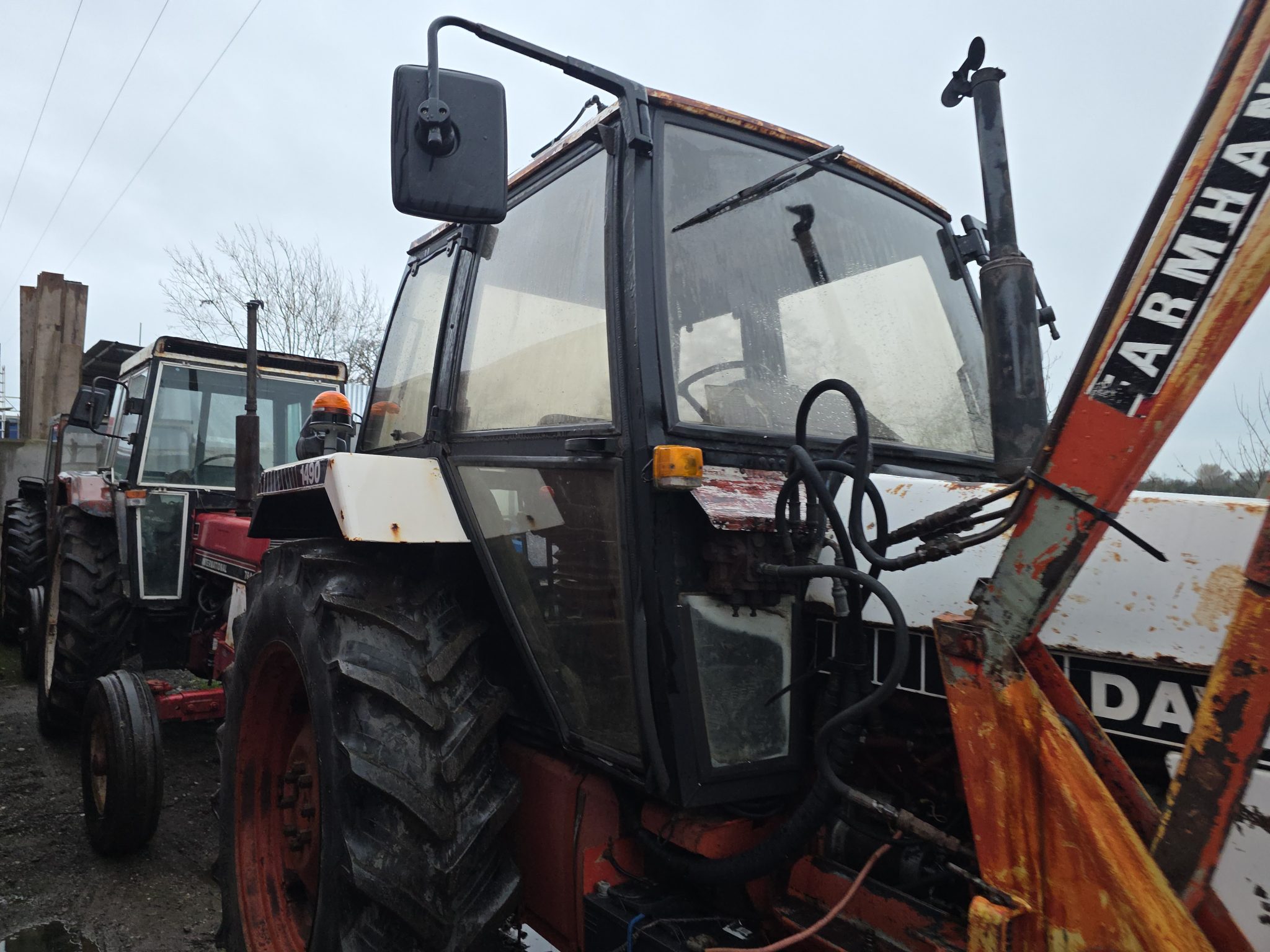 David brown 1490 tractor with loader - Ellwood farm machinery